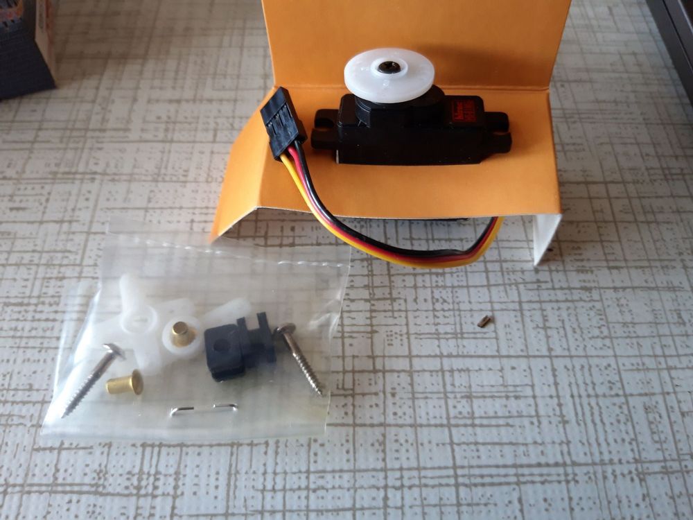 Hitec Micro Servo HS-81 MG | Kaufen auf Ricardo