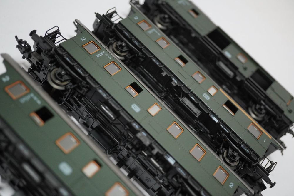 2∑ Roco DB Donnerbüchsenzug 4201 / 4202 / 4204 / 4203 (Gebraucht) in für CHF 30 – mit Lieferung ...