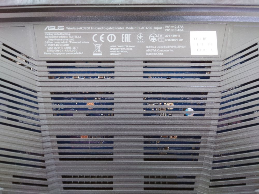 Asus RT-AC3200 Tri-Band Gigabit Router | Kaufen auf Ricardo