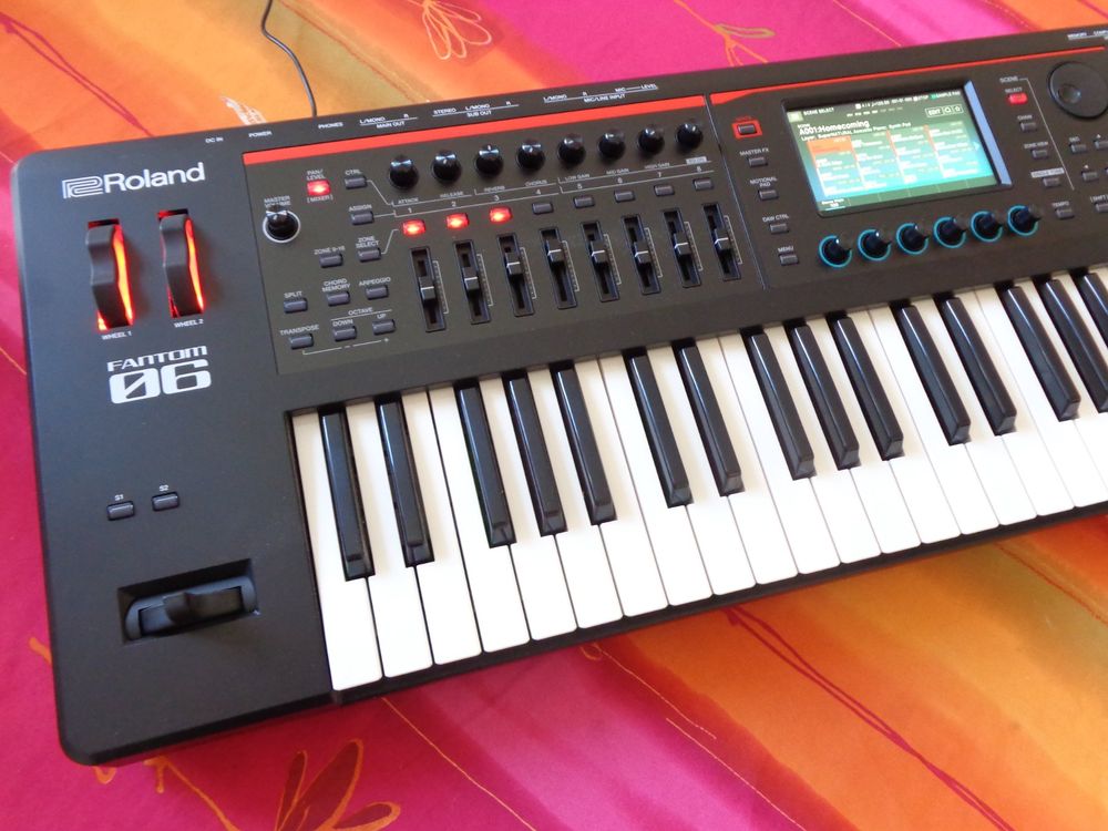 ROLAND FANTOM 06 im NEUZUSTAND, mit GARANTIE bis 05/2026 !! | Kaufen ...