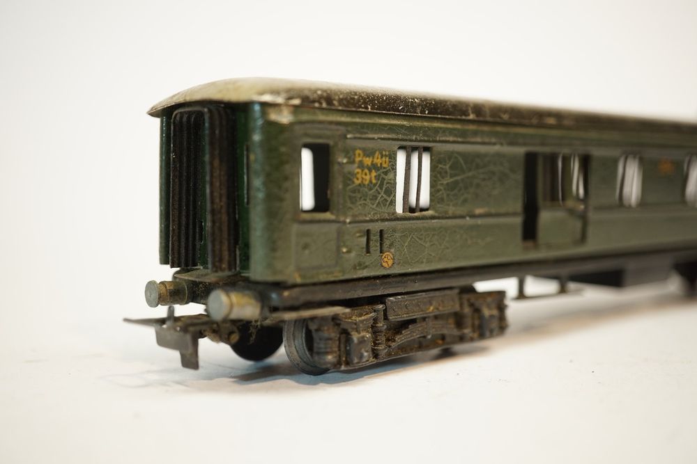 7∑ Märklin 800 354 DB Gepäckwagen mit Grussdrehgestellen | Acheter sur Ricardo