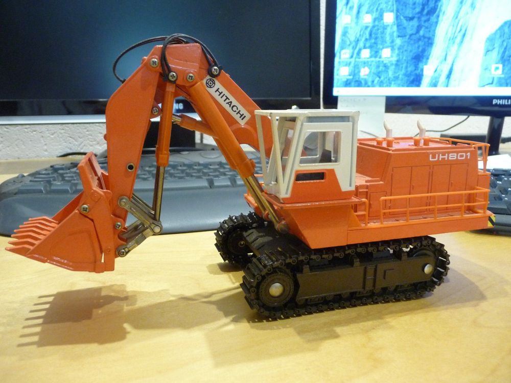 HITACHI UH 801 Hydraulik Bagger | Kaufen auf Ricardo