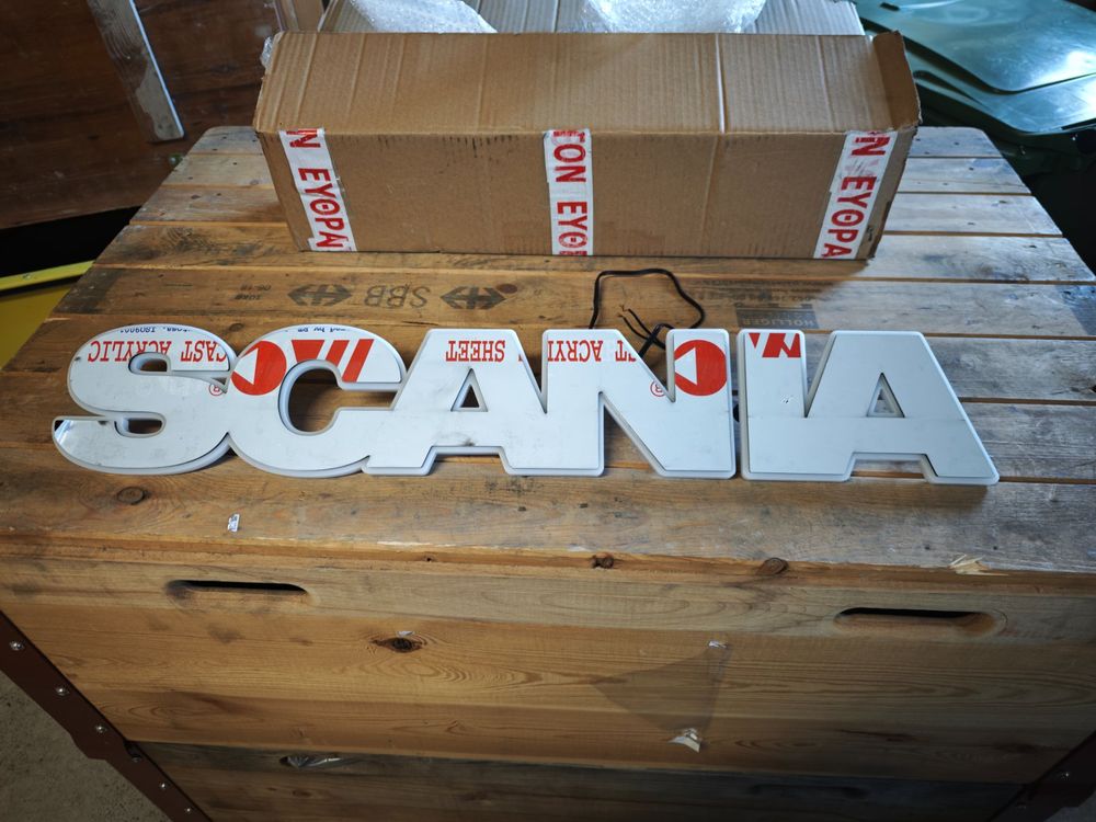 Neues beleuchtetes Scania Logo, schwarz Glanz (Gebraucht) in Sempach ...