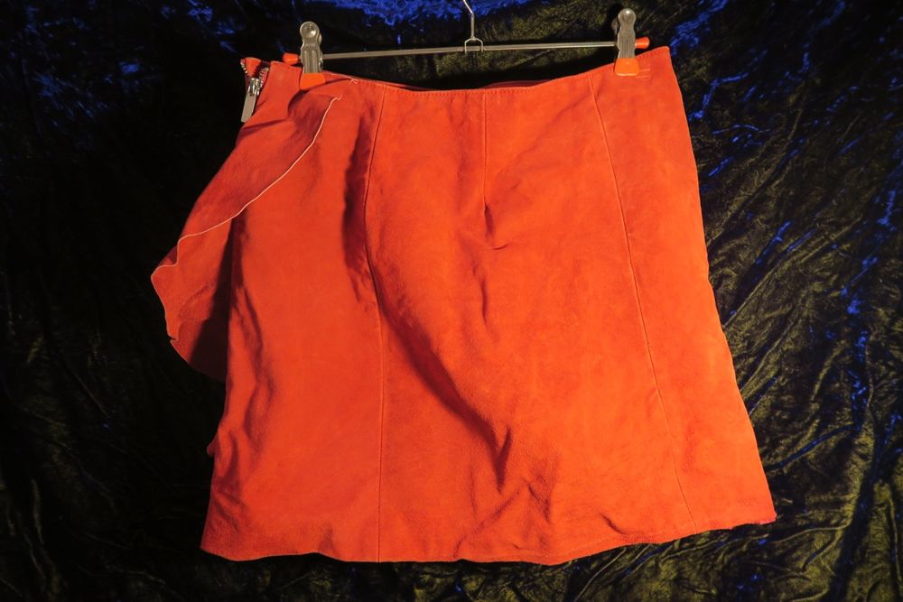 Mango Lederrock Wildleder Gr.S rot Rüschen (Neu (gemäss Beschreibung ...