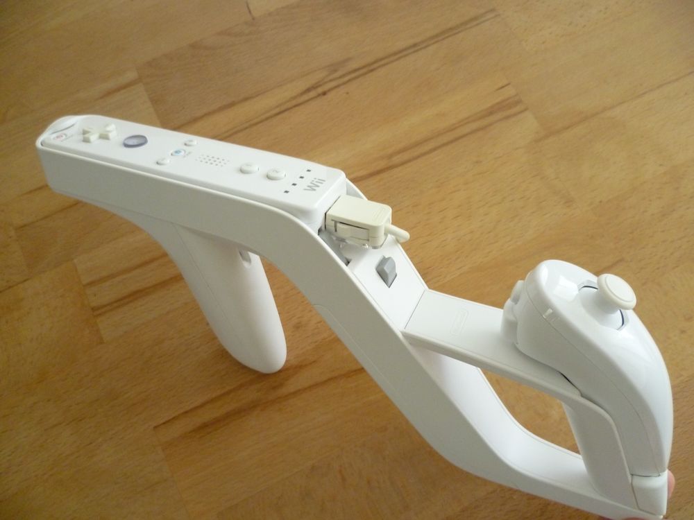 Nintendo Wii Zapper Light Gun + Remote + Nunchuk + 4 Games (Gebraucht ...
