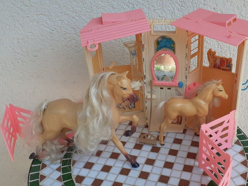 Barbie Pferdestall mit Pferd und Fohlen (Gebraucht) in Mörschwil für ...