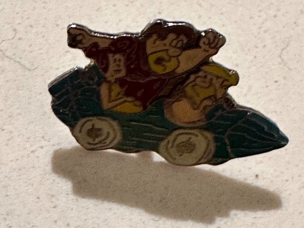 Feuerstein Comic Pin + (Gebraucht) in Gutenswil für CHF 4 – mit Lieferung auf Ricardo kaufen