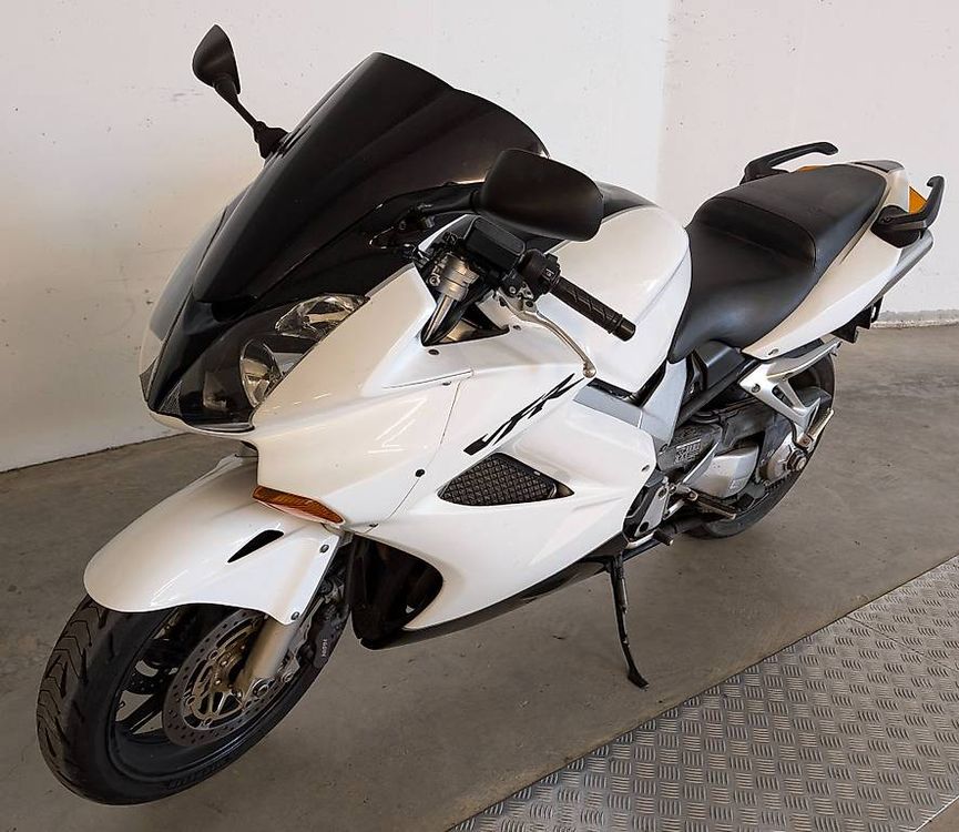 Honda VFR 800 VTEC, 2002 (D'occasion) à Jussy pour CHF 3200 – retrait uniquement | Acheter sur ...
