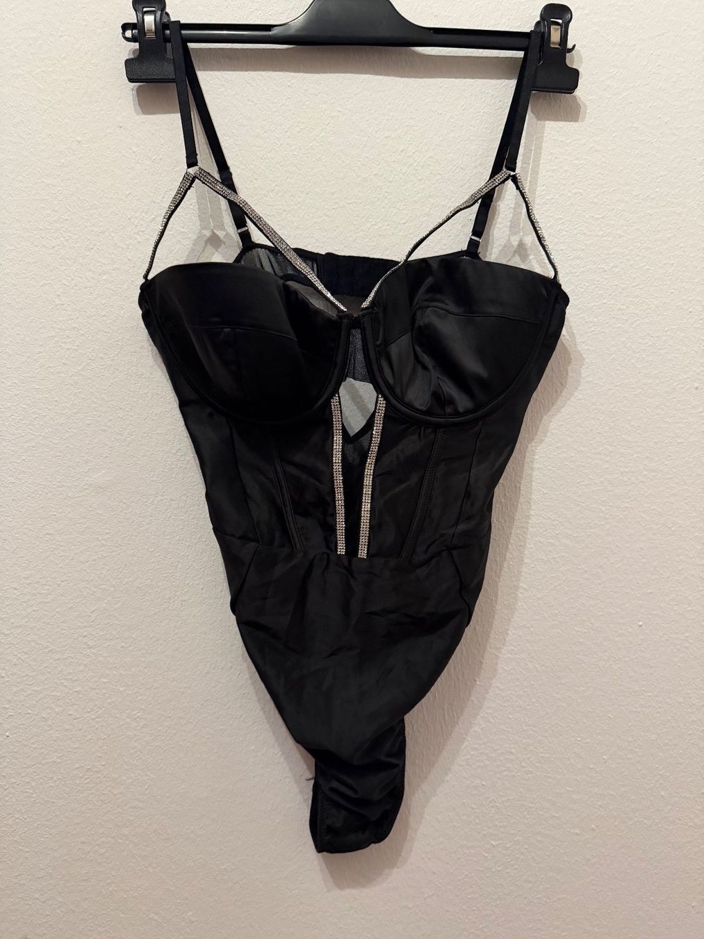 Body elegant à strass (Neuf (Voir description)) à Payerne pour CHF 30 ...