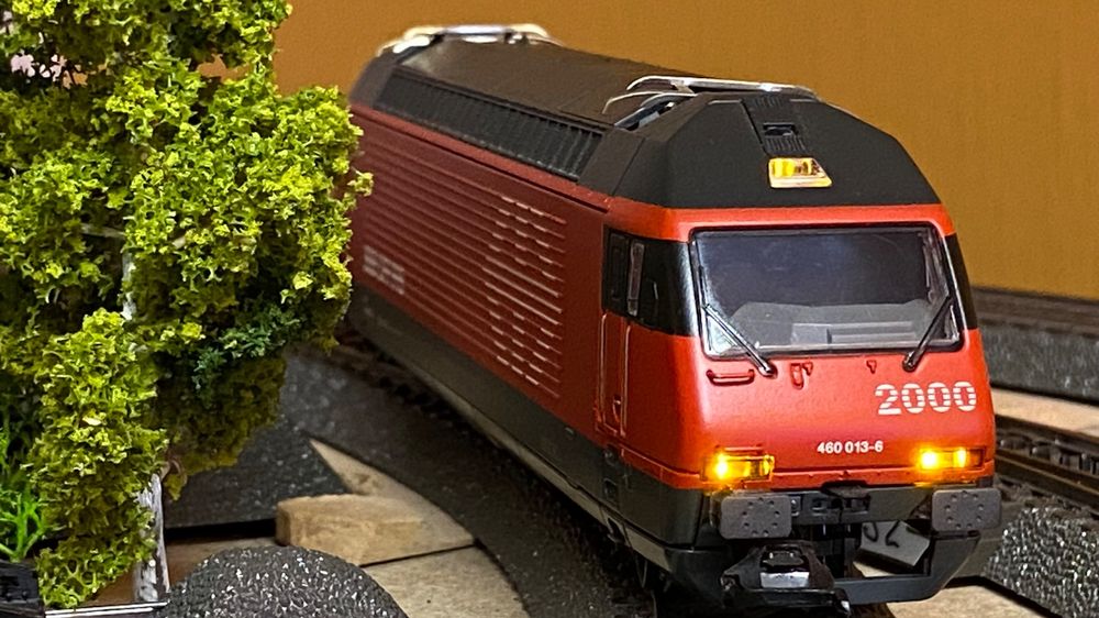 Märklin: Re 460 rot, HLMotor, ESU Sound-Decoder / LED (Gebraucht) in ...