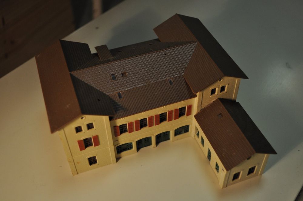 Spezielles Geschäftshaus KIBRI (Gebraucht) in Lauerz für CHF 5 – mit Lieferung auf Ricardo kaufen