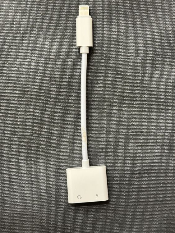 Apple Lighting - 3.5mm Adapter (Gebraucht) in Zürich für CHF 5 – mit ...