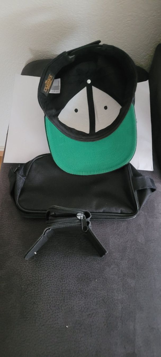 Trousse Bond/porte monnaie Wild think only/ cuir/Chasquette (Neuf (Voir ...