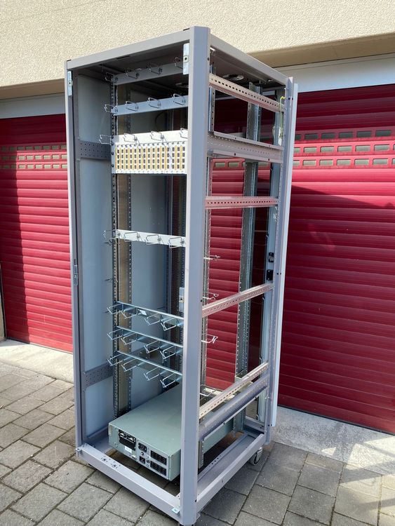 42 HE Daten Rack auf Rollen | Kaufen auf Ricardo