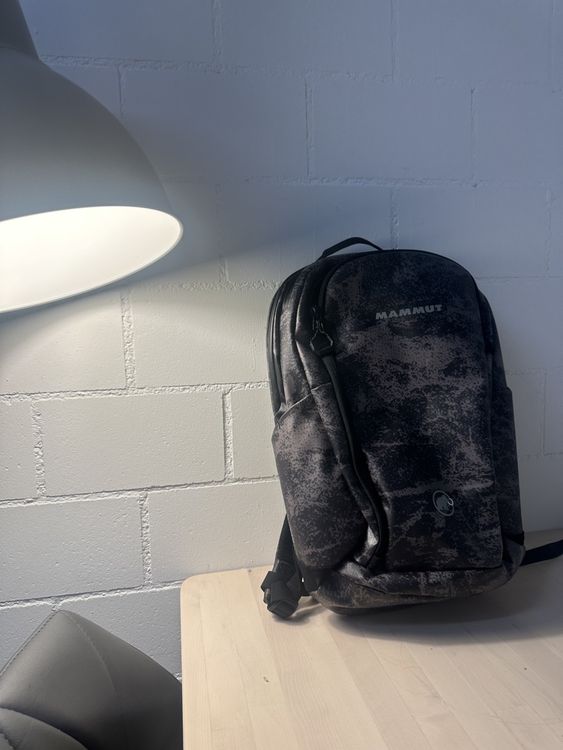 Mammut Backpack - Stylish & Functional Daypack - Like New (Neu (gemäss ...
