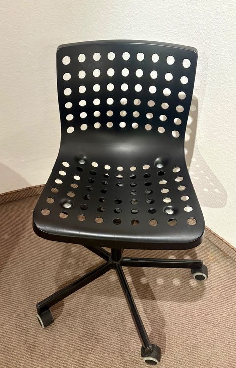 Schwarzer Drehstuhl, 3 Stück verfügbar (Gebraucht) in Thalwil für CHF 20 – nur Abholung auf ...