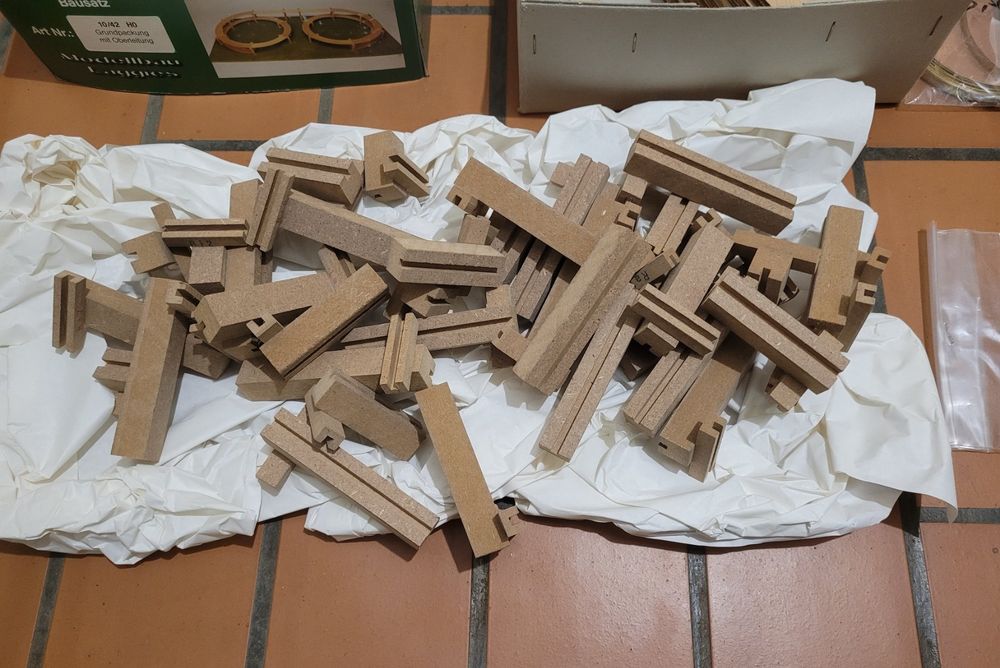 Holz Gleiswendel H0 Bausatz (Modellbau Laggies) (Gebraucht) in ...