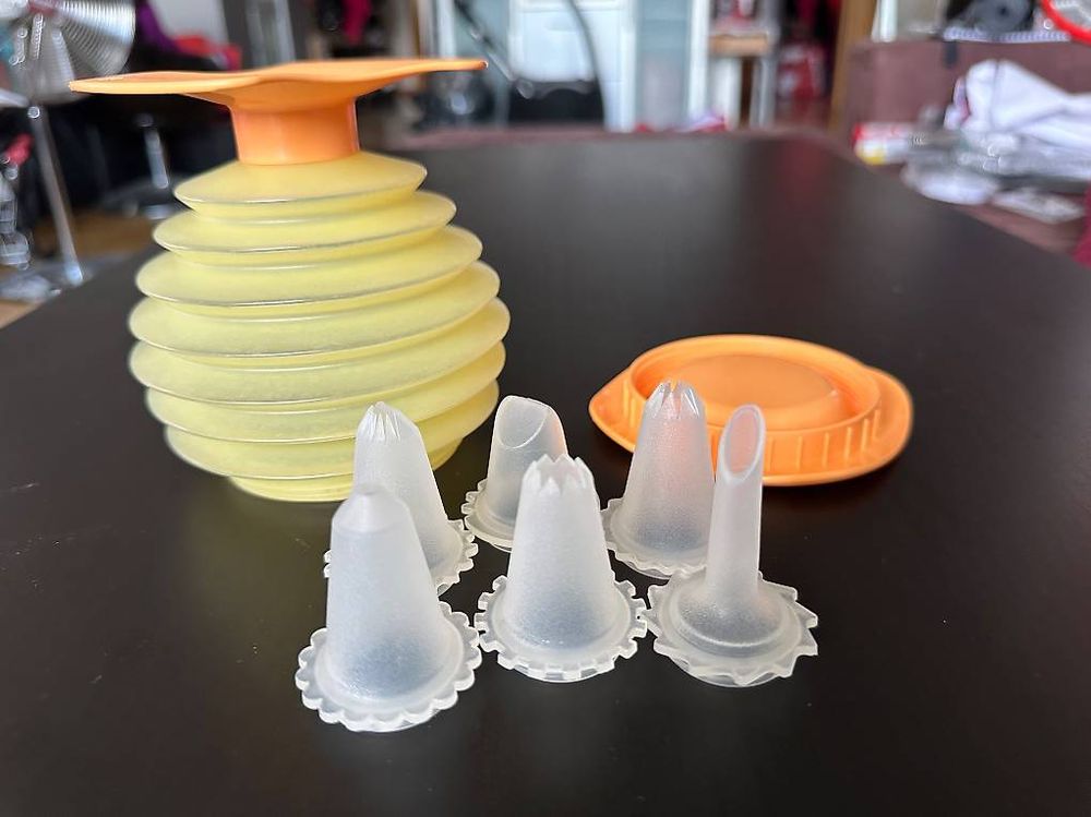 Tupperware Dekor-Kugel 450 ml (Gebraucht) in Schwyz für CHF 15 – mit Lieferung auf Ricardo kaufen