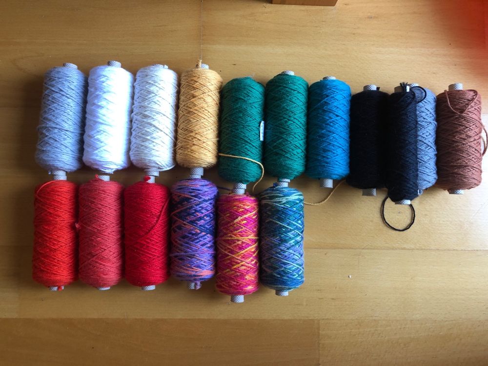 16 Knäuel Schulgarn fein (Neu (gemäss Beschreibung)) in für CHF 24 – mit Lieferung auf Ricardo ...