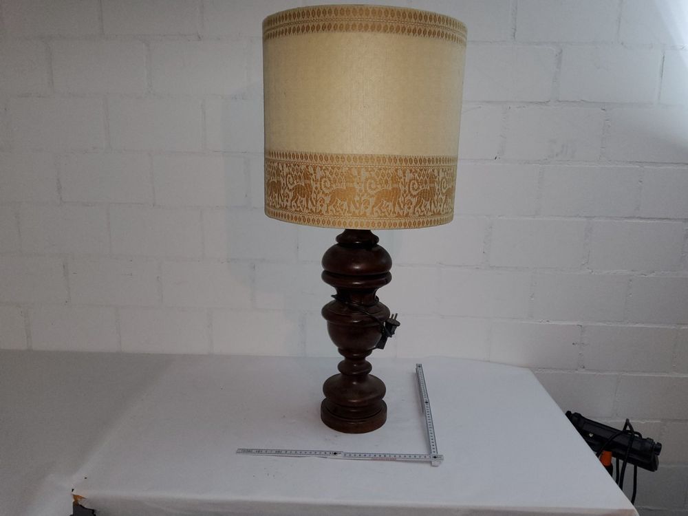 Antike Stehlampe mit Schirm beige (Gebraucht) in Hauptwil für CHF 150 – nur Abholung auf Ricardo ...