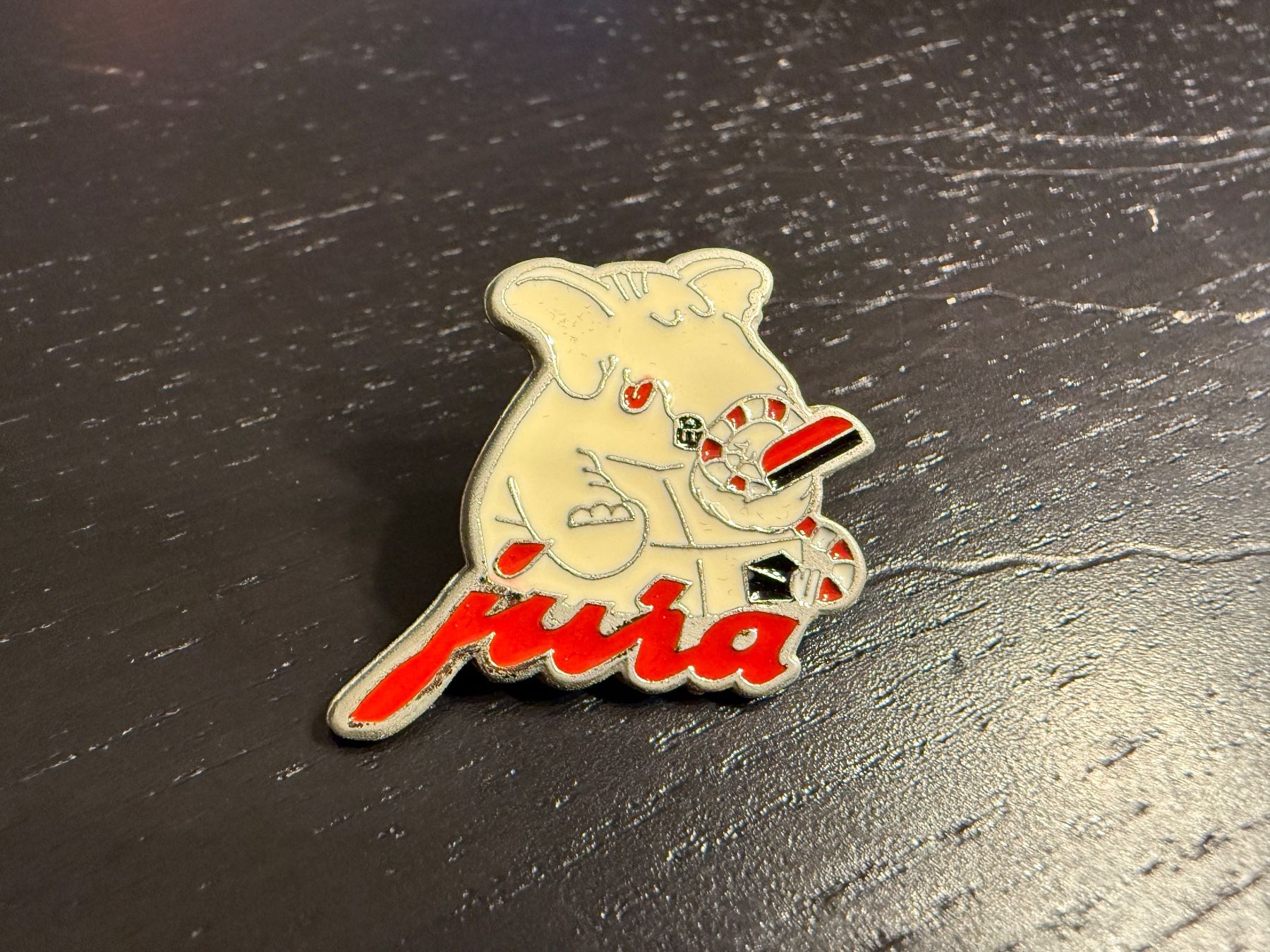 Jura Mia Elefant Pin - Seltenes Sammlerstück für Fans! (Gebraucht) in ...