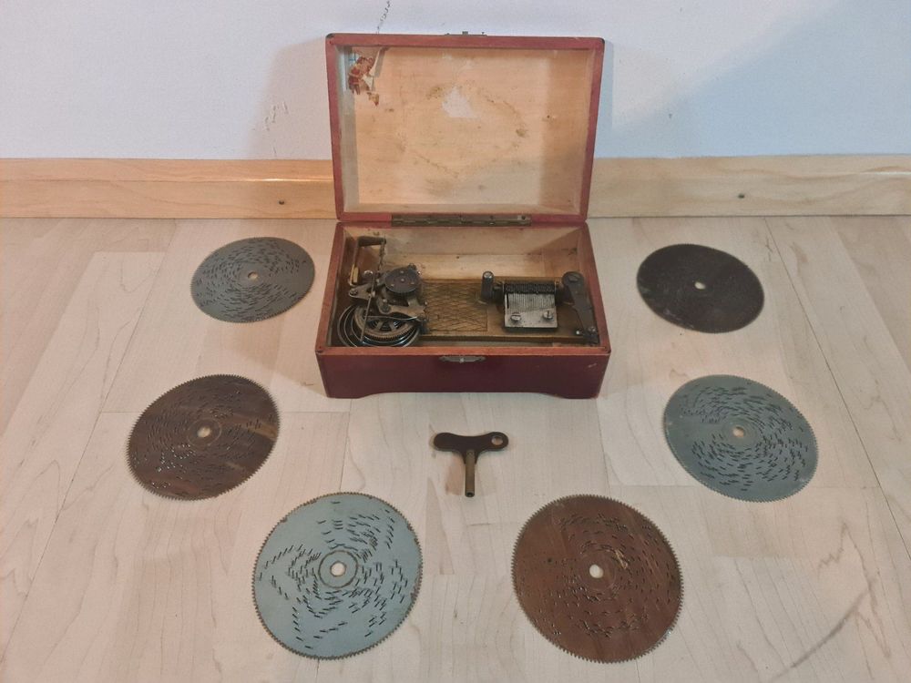 Spieluhr In Holzbox Antik Ab 1 Kaufen Auf Ricardo
