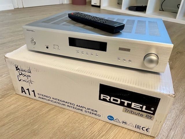 Rotel A11 Tribute silber (Neu (gemäss Beschreibung)) in Rotkreuz für ...