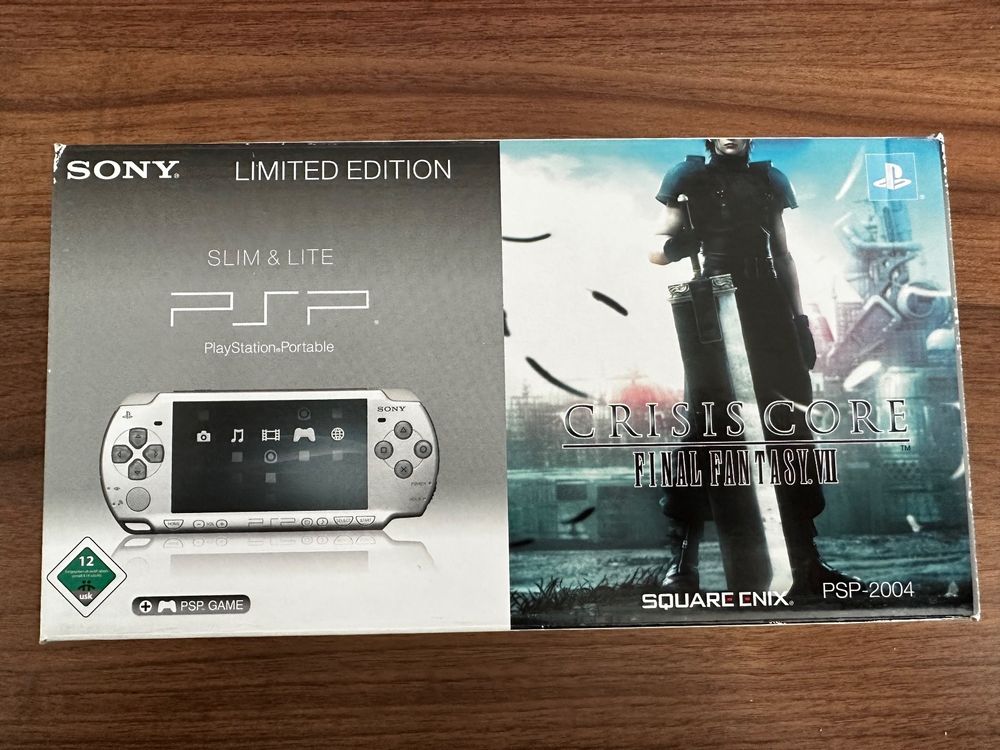 PSP-2004 Final Fantasy VII Crisis Core Limited Edition | Kaufen auf Ricardo