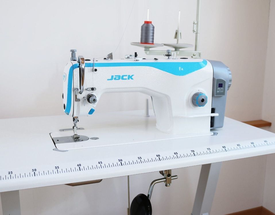 JACK F4 Industrienähmaschine / Ausstellungsmaschine (Neu (gemäss Beschreibung)) in Rehetobel für ...