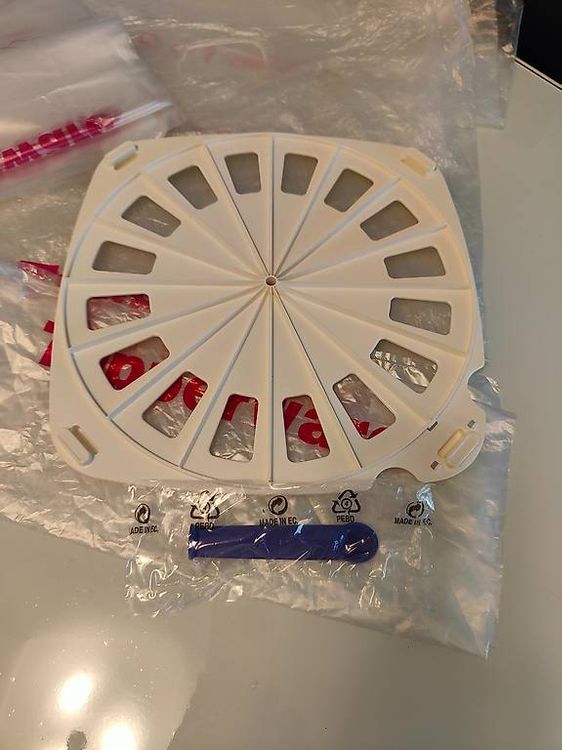 TUPPERWARE Croissant Party (Gebraucht) in Rancate für CHF 17 – mit ...