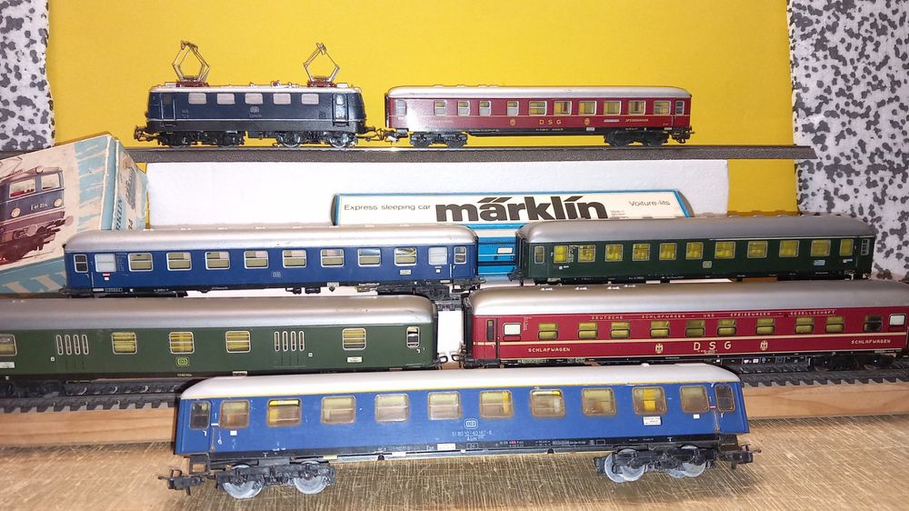 Märklin DB, E-Lok HO mit Trafo + 6 Märklin Personenwagen | Kaufen auf ...