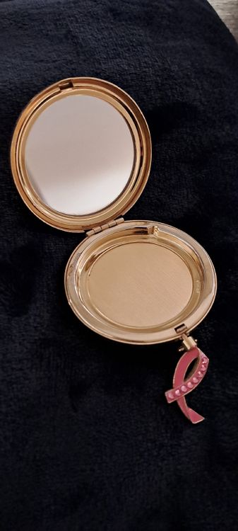 Estee Lauder Pink Ribbon Puderdose (Gebraucht) in Zürich für CHF 90 ...