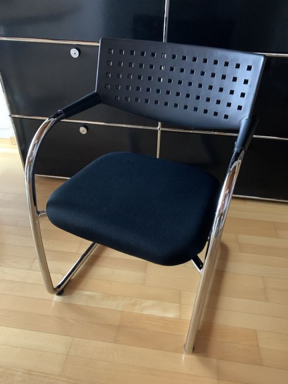 Vitra Freischwinger Stuhl, schwarz/Chrom (Gebraucht) in Oberwil-Lieli für CHF 79 – nur Abholung ...