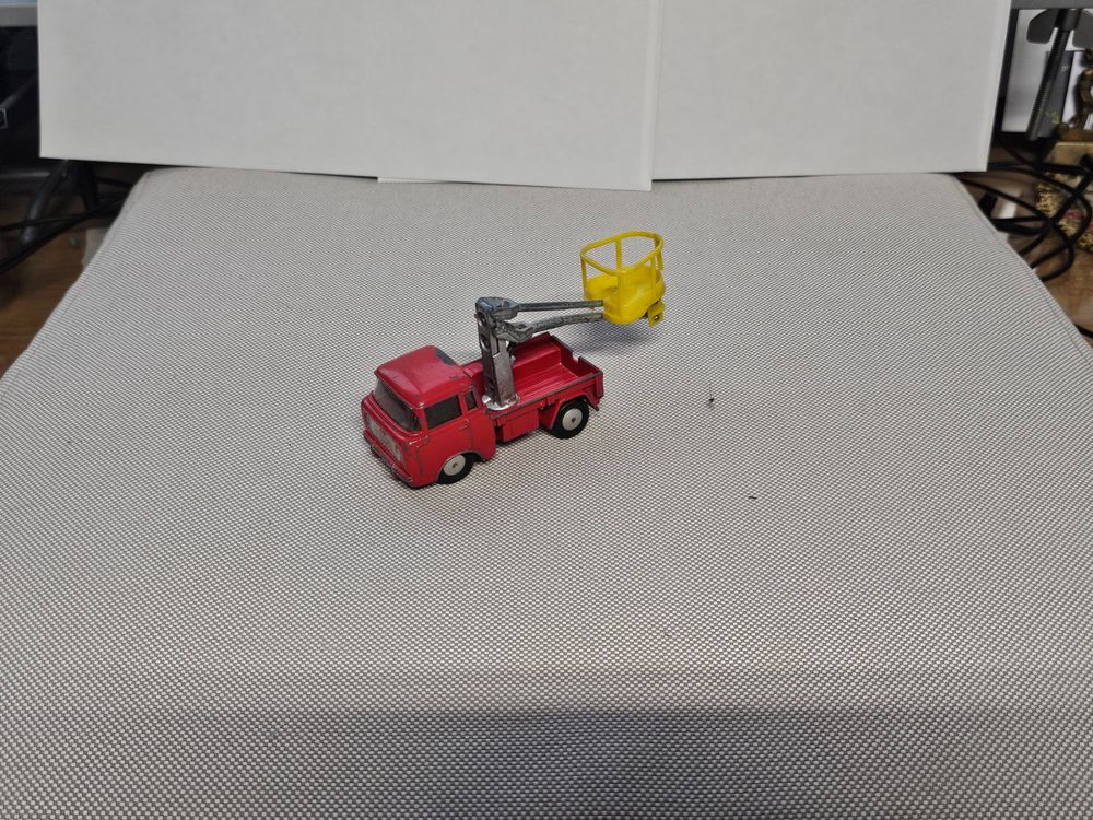 Corgi Jeep FC 150 Lift (Gebraucht) in Starrkirch-Wil für CHF 8.8 – nur ...