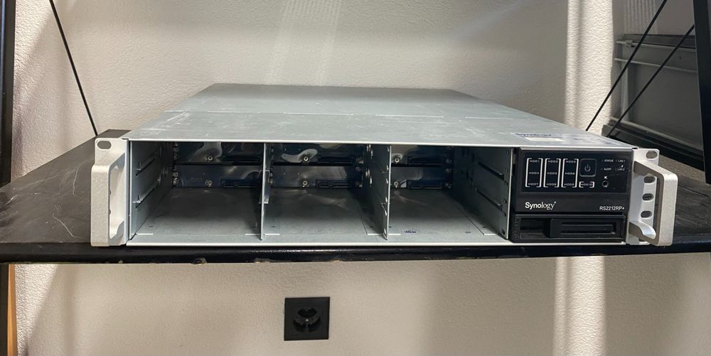 Server - Rack Station (D'occasion) à Wängi pour CHF 10 – retrait ...