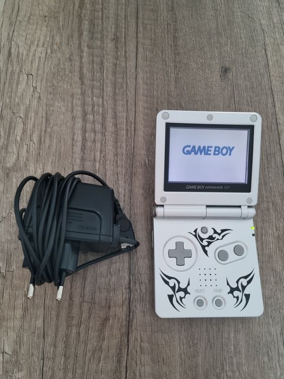 Gameboy Advance SP Tribal + Ladekabel Nintendo Original+Etui (Gebraucht ...