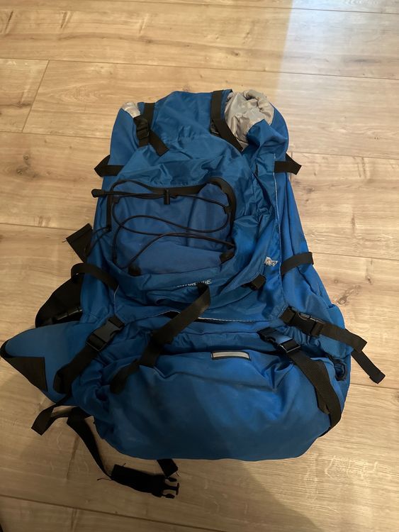Wander Rucksack von ADVENTURIDGE mit vielen Seitentaschen | Kaufen auf ...