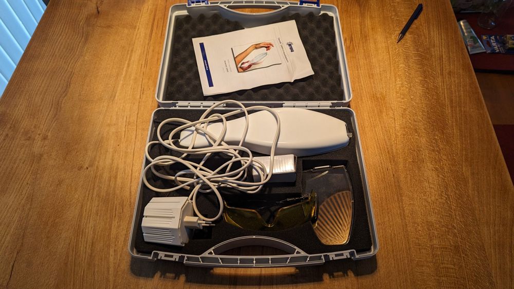 Dermfix 100 MX UVB Lampe (Gebraucht) in Effingen für CHF 85 – mit ...