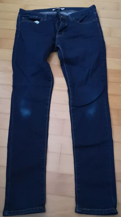 Levis Skinny Jeans Gr. 30 dunkelblau (Gebraucht) in Sissach für CHF 10 ...