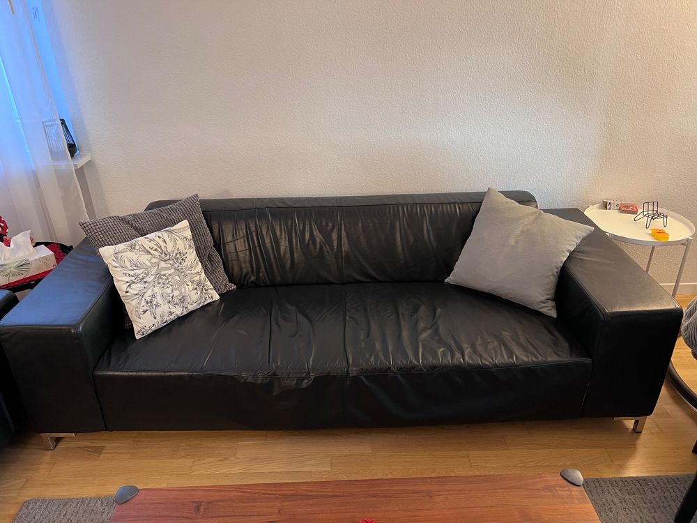 2er & 3er schwarze Ledersofa‘s von Interio (Gebraucht) in Kloten für CHF 1 – nur Abholung auf ...