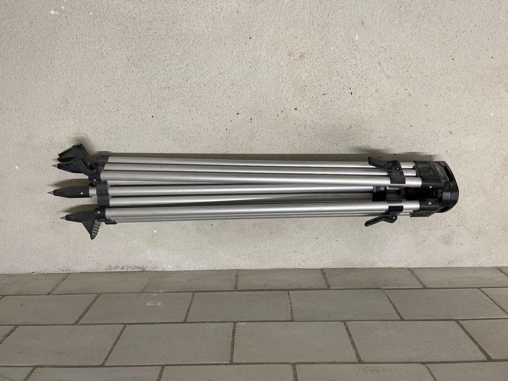 Linienlaser inkl. Baustativ (Los 16) - 8493 Saland | Kaufen auf Ricardo