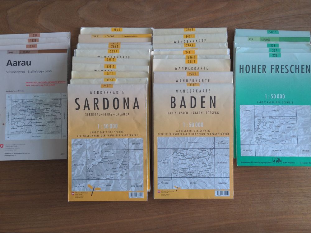 Set Schweizer Landkarten (Wanderkarten) (Gebraucht) in Zürich für CHF 5 ...