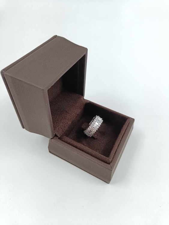 FUNKELNDER ALLIANCE RING MIT BAGUETTE DIAMANTEN (Gebraucht) in Luzern ...
