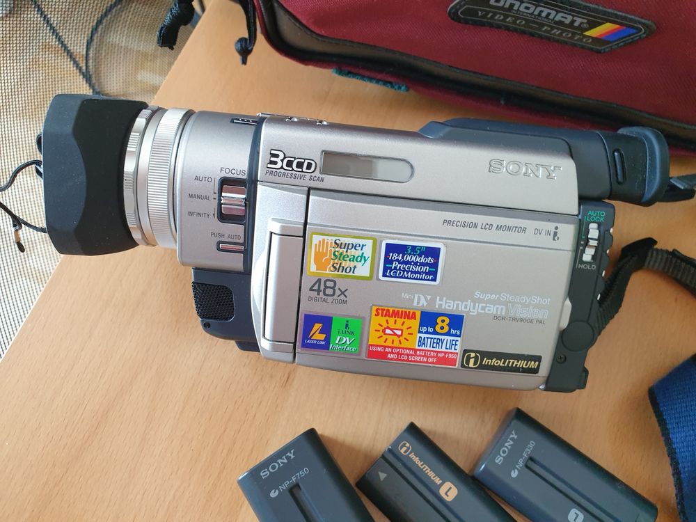Sony mini Kamera DCR- TRV 900 E mit Rucksack (Defekt) in Gelterkinden ...