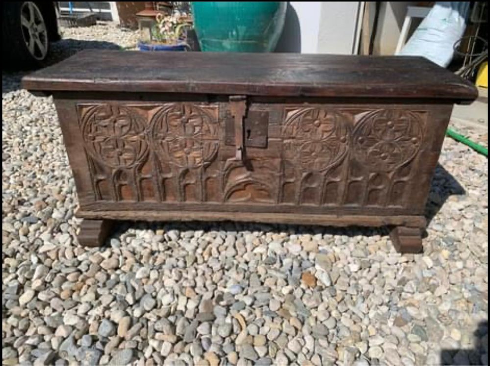 Magnifique coffre ancien en bois massif, XVII-XIX siècle (Gebraucht) in Gilly für CHF 150 – nur ...