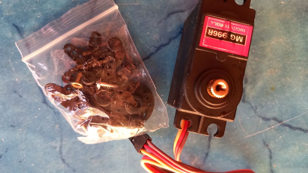 servos mg 996R (Neu und originalverpackt) in Oberschrot für CHF 40 ...