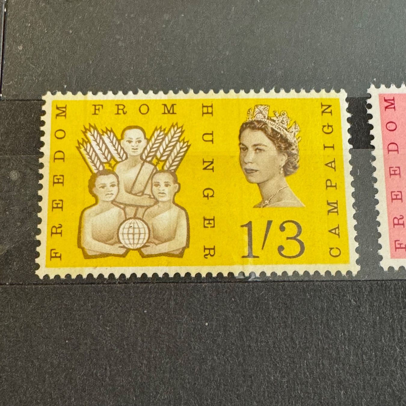 2 British “Freedom from Hunger” Stamps 1963, Queen Elizabeth (Gebraucht ...