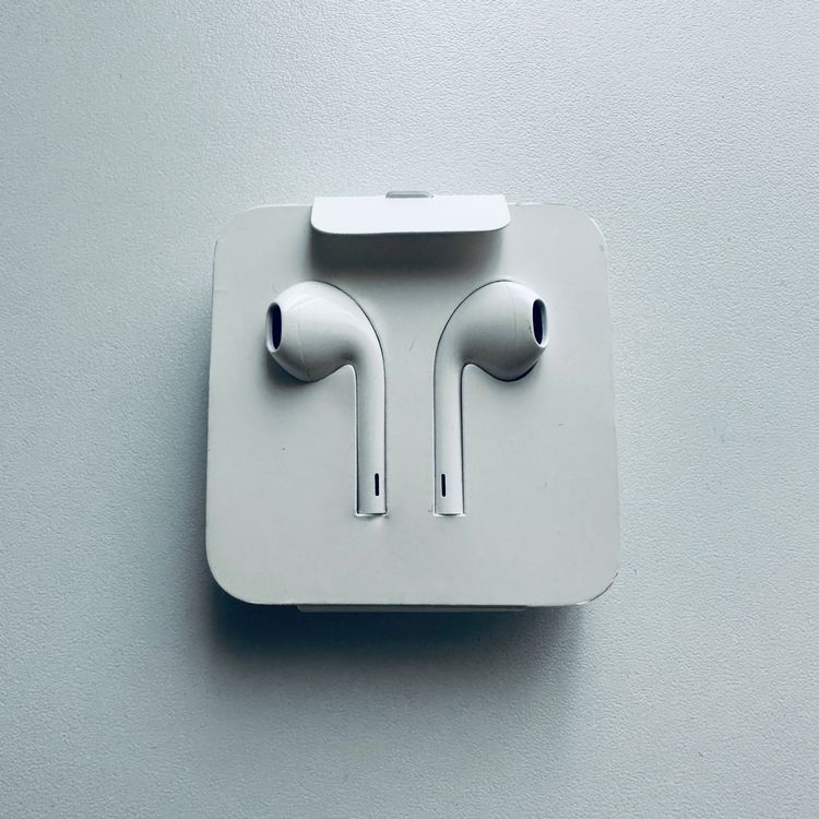 EarPods mit Lightning Connector und zusätzlichem Adapter | Kaufen auf ...