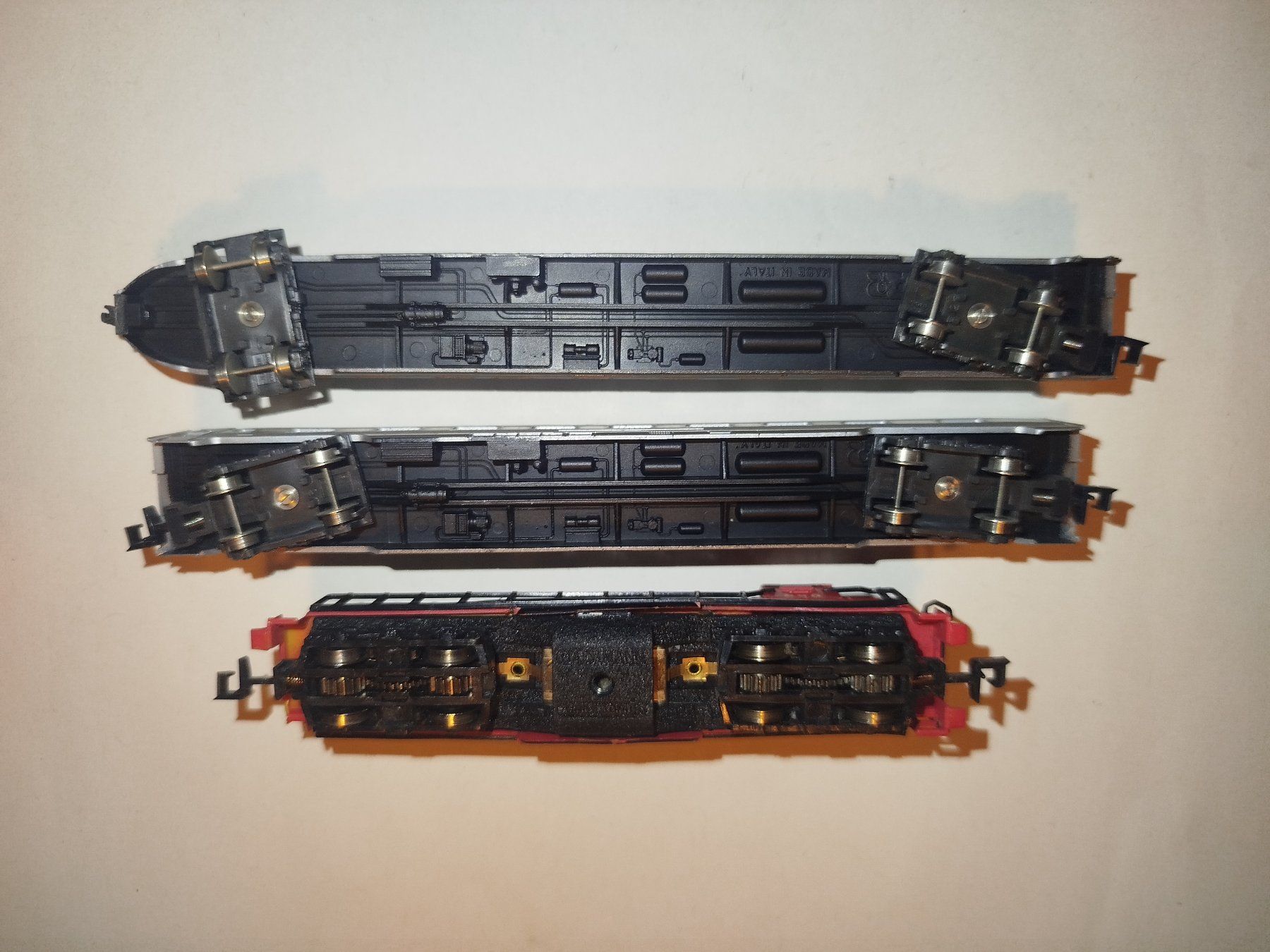 Modelleisenbahn Lokomotive und 2 Wagen Santa Fe, Spur N (Gebraucht) in ...