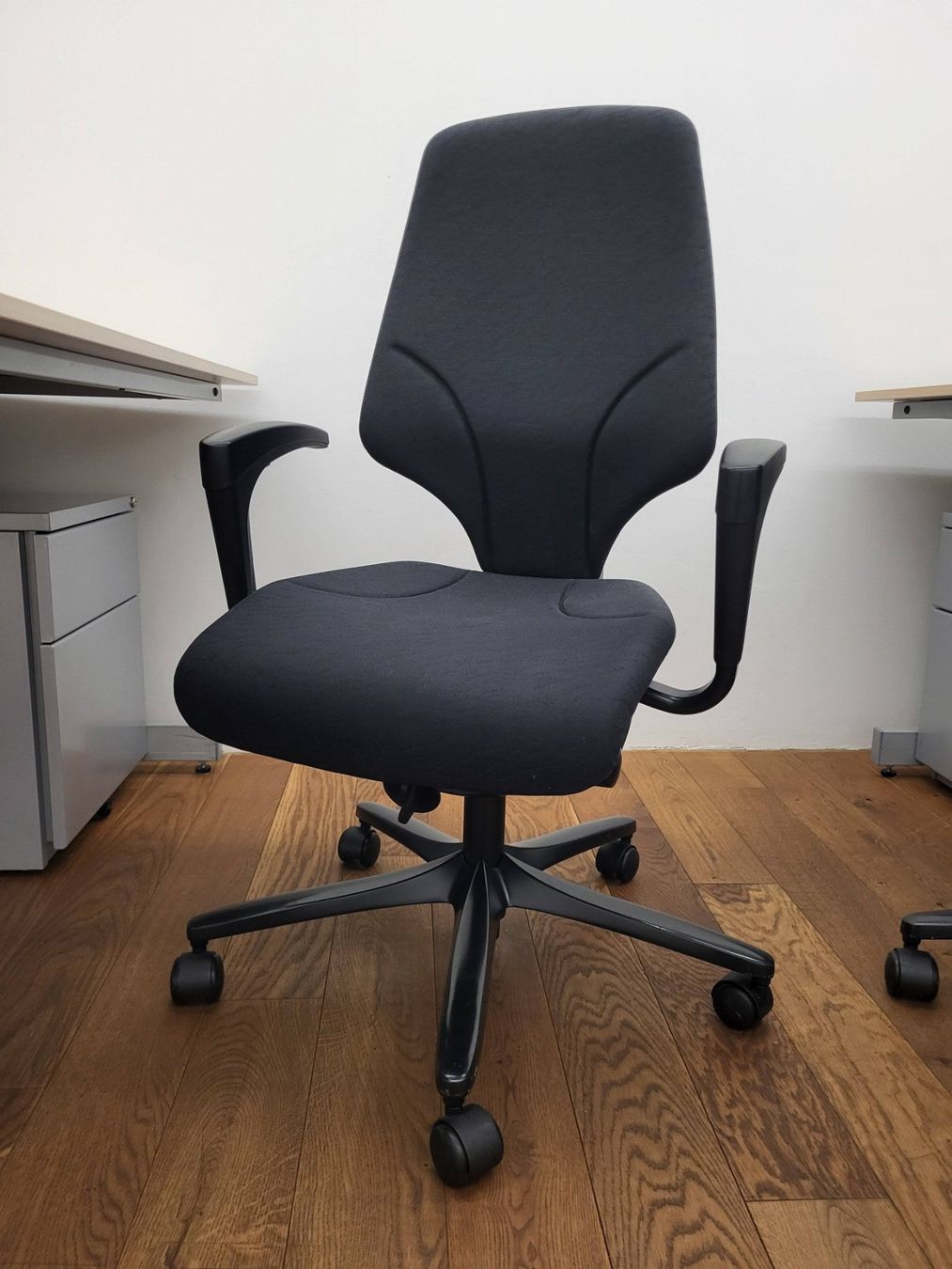 Giroflex Bürostühle, schwarz, hochwertig (Gebraucht) in Zürich für CHF ...